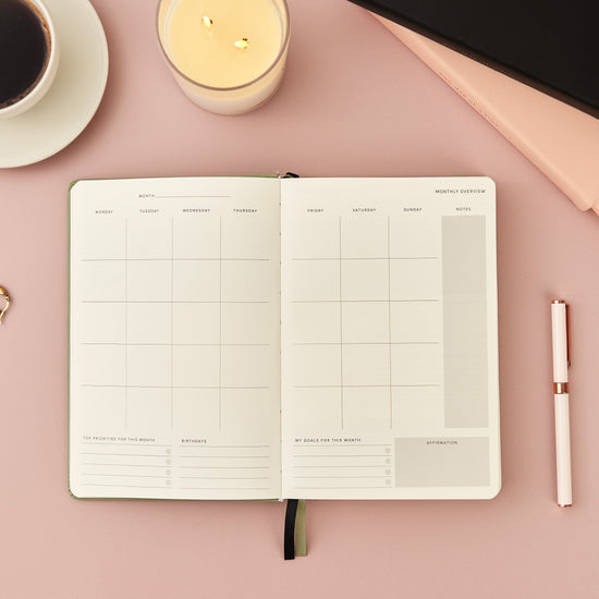 Minimal Undated Daily Productivity Planner | Faye Co Papier